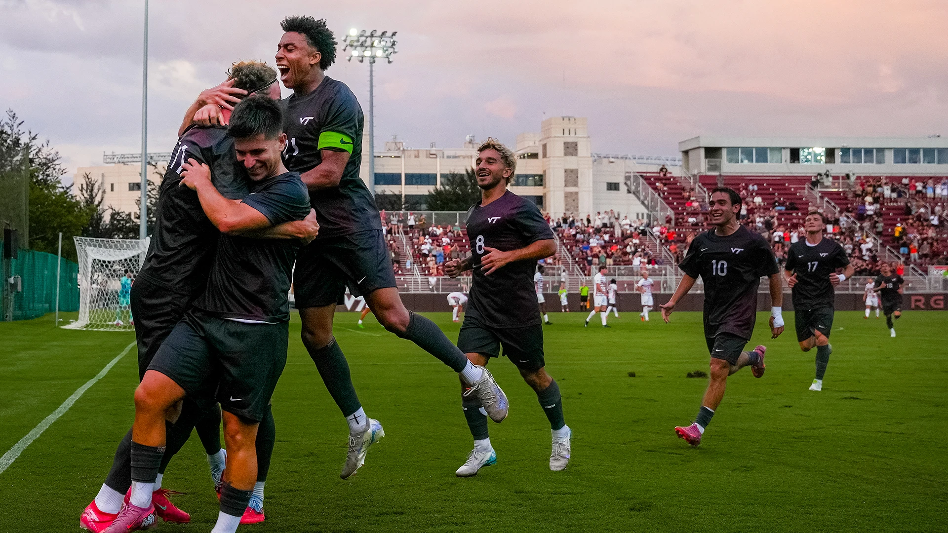 Men’s College Soccer Week 1 Awards – College Soccer News